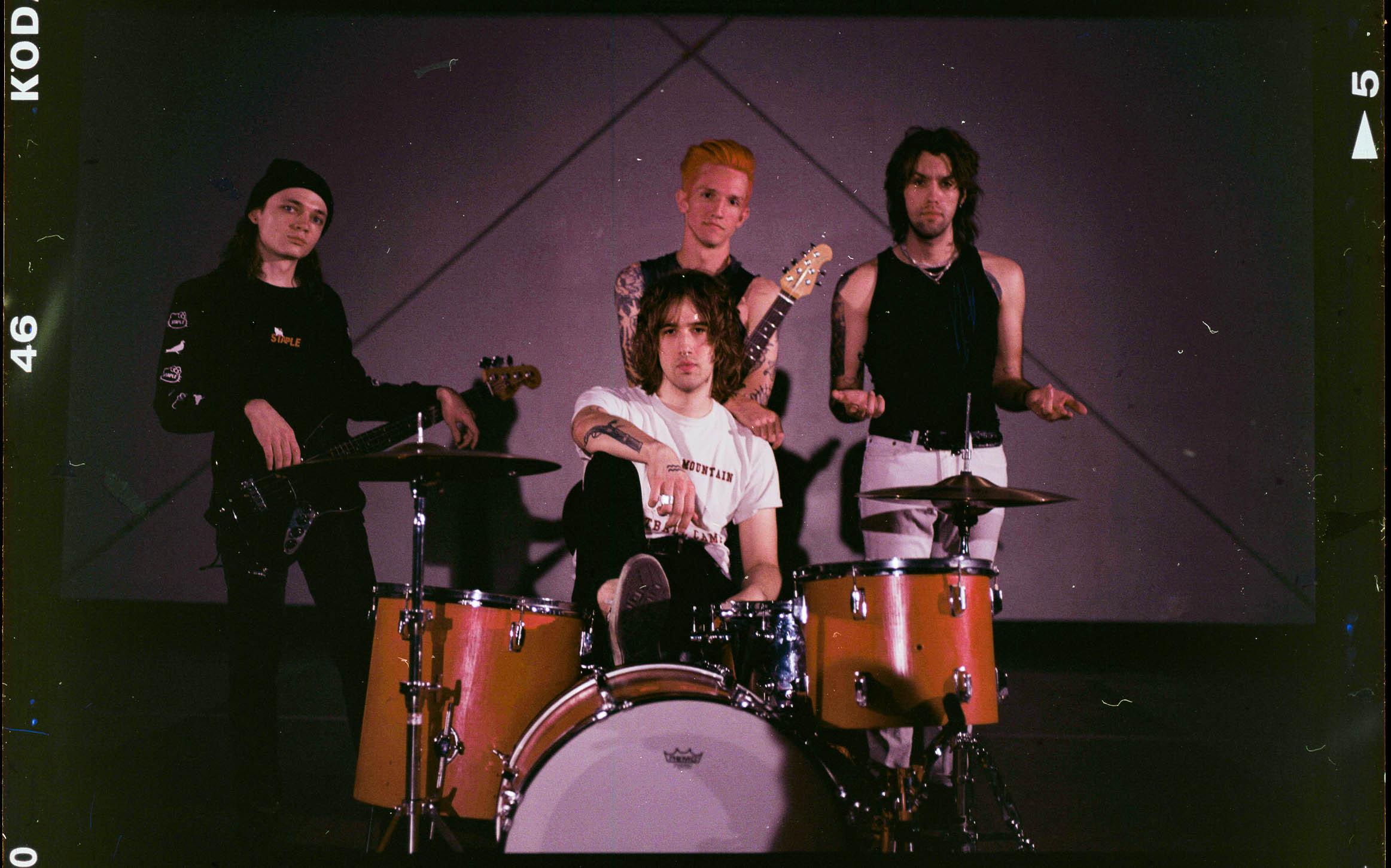 Premiere: Viper Club "Come Thru" Video - Full Time Aesthetic